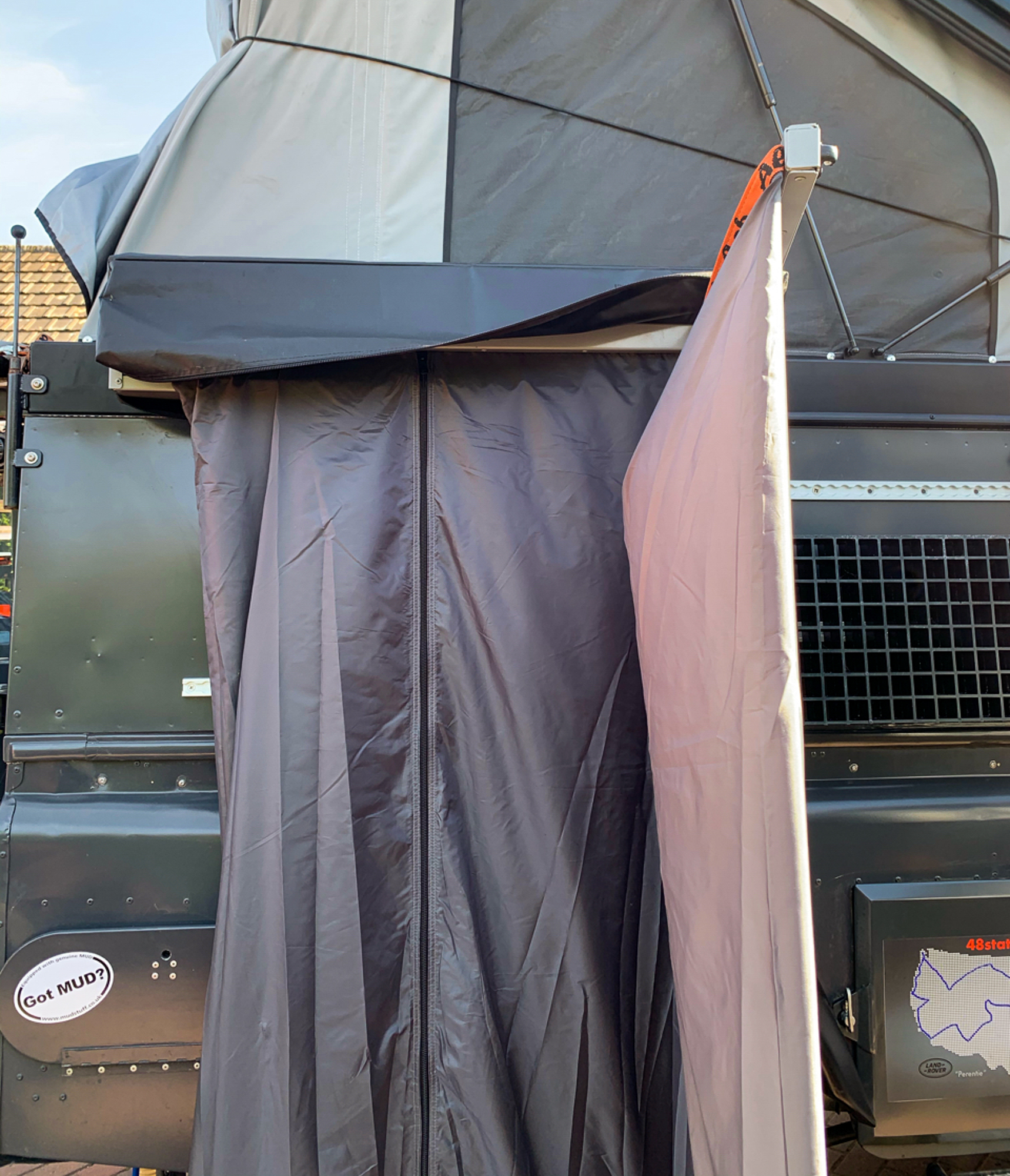 Fitting the Alu-Cab Shower Cube – 48 States of Gray